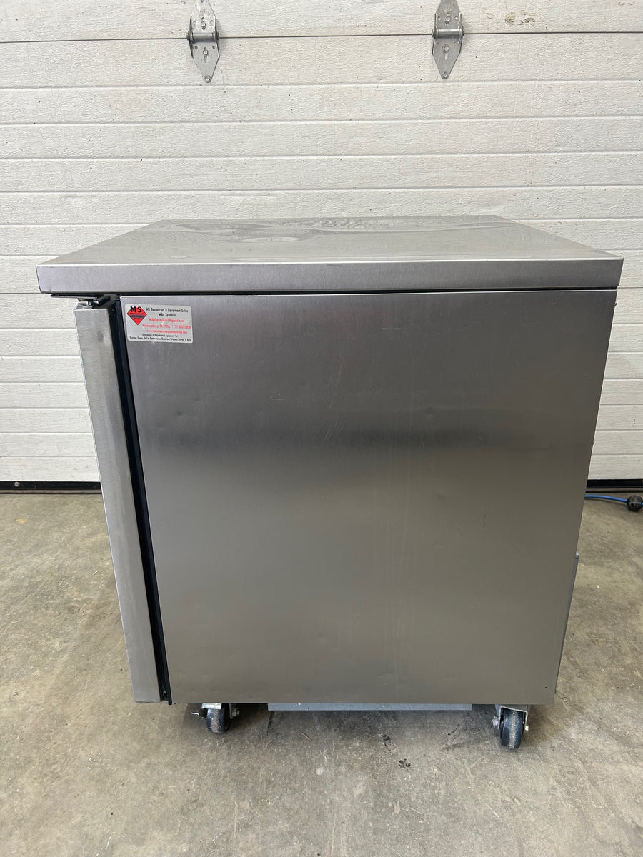 True TUC-27 27.75” Undercounter Refrigerator 1 Door 2 Shelves Works Gr ...