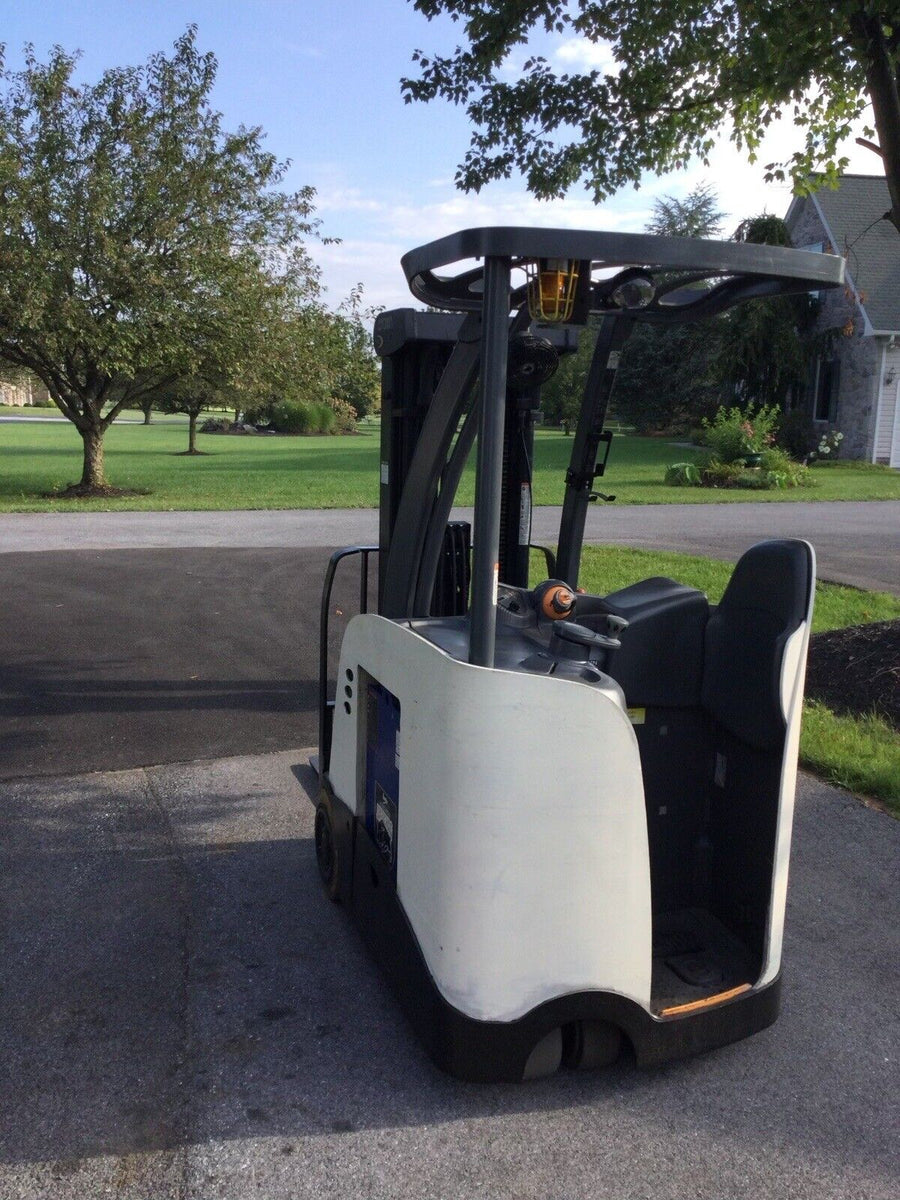 Crown RC 5530-30 Forklift Stand Up 24V Elec. Serviced Tested & Working ...
