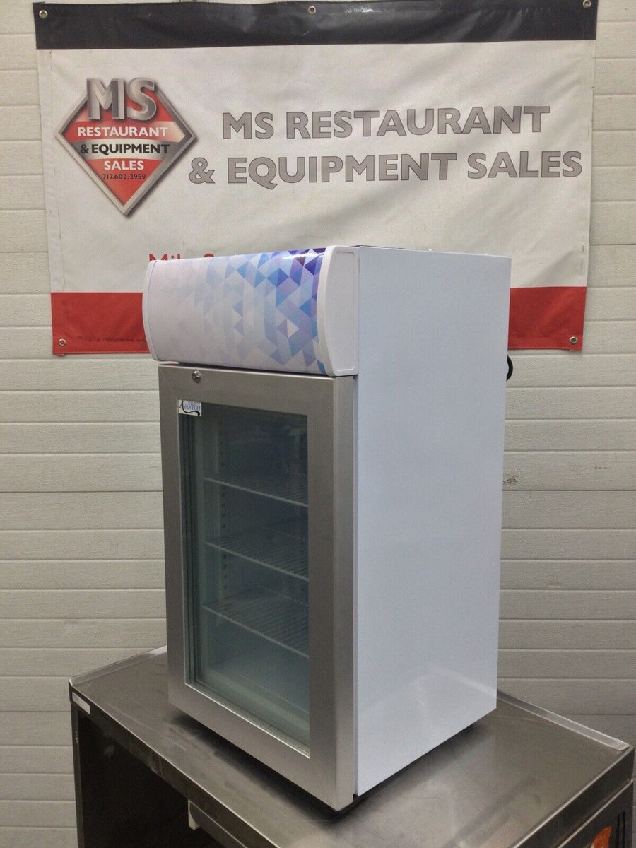 Avantco CFM2LB White Countertop Freezer w/ Swing Door Top Lit New Open ...