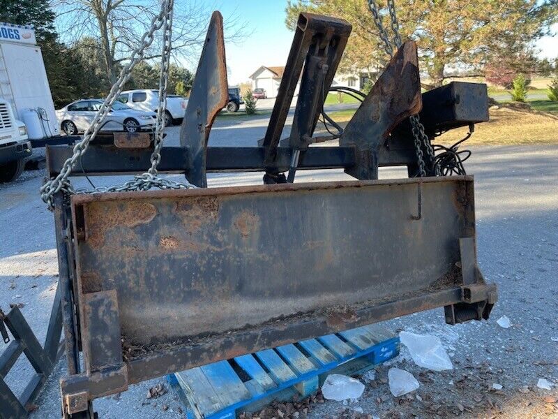 Maxon Tuk-a-way 72-2500 Lift Gate 2500# Capacity – MS Restaurant ...